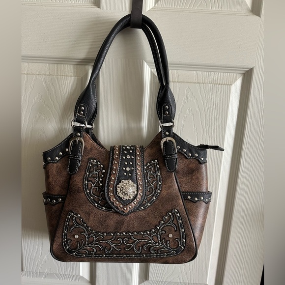 Bags | Unbranded Beautiful Detailed Brown Gun Carry Purse Lots Of ...